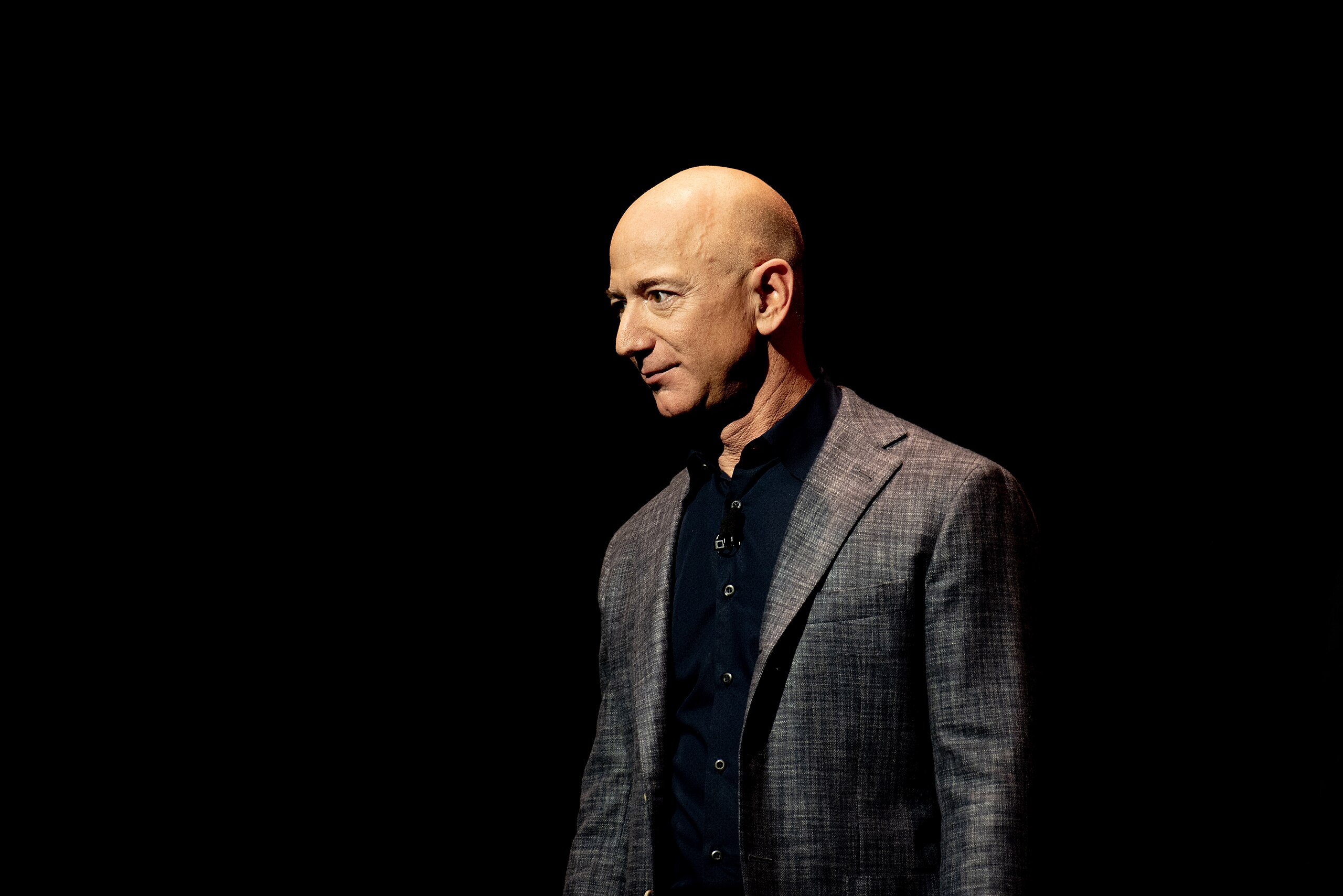 Readers Torch Jeff Bezos for Silence After FBI Raids His Own Reporter ...